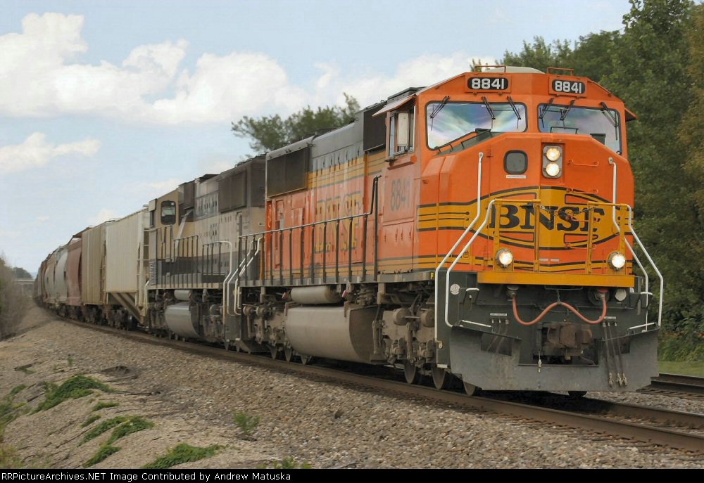 BNSF 8841